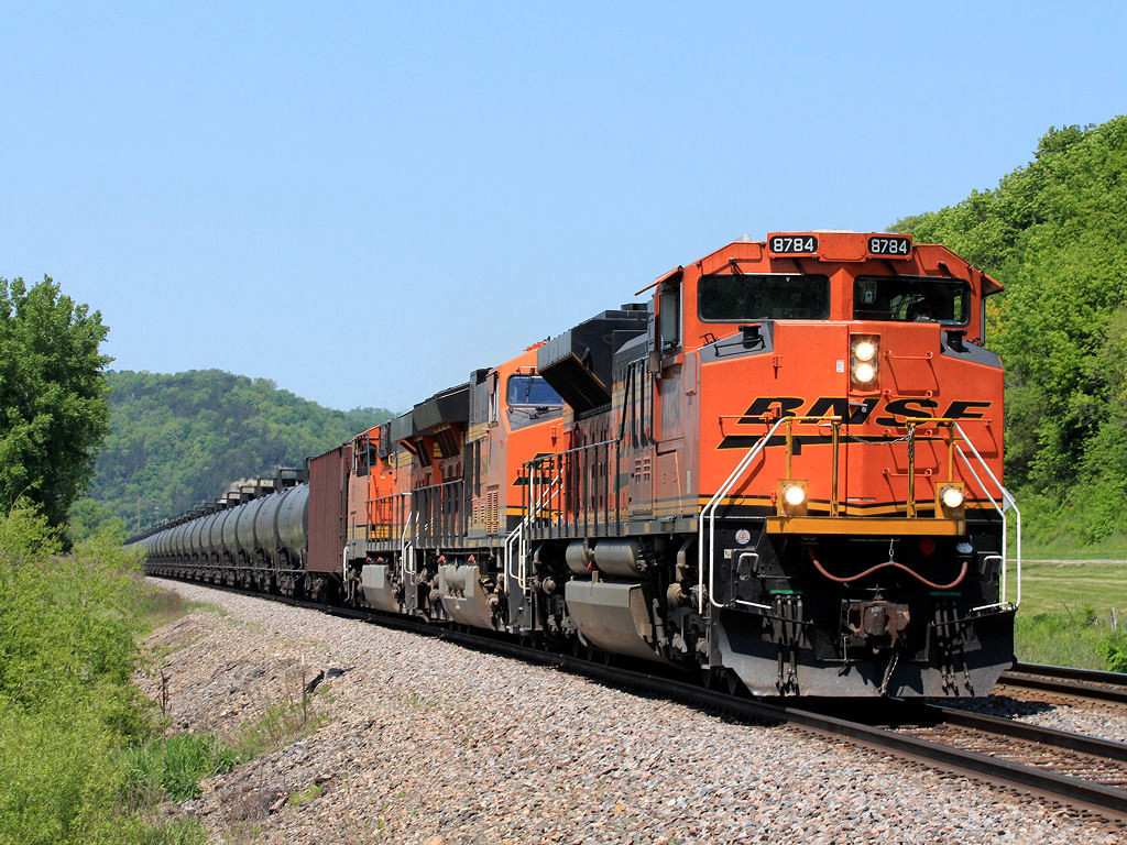 BNSF 8784